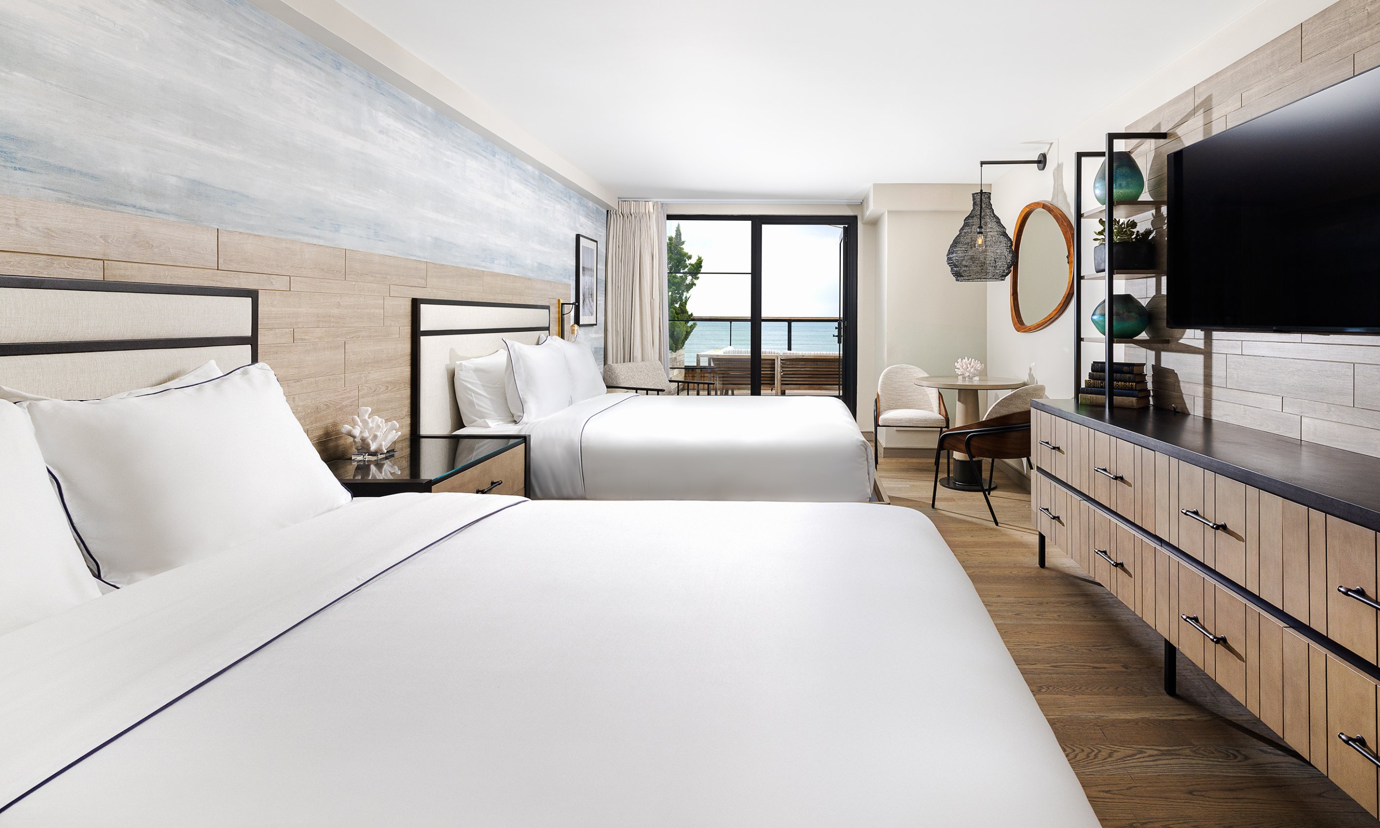 Oceanfront Two Queens in Montauk, NY | Gurney's Resorts